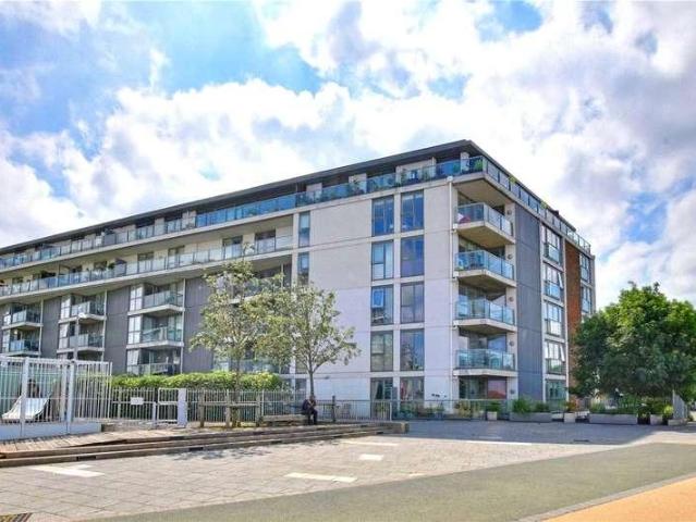3 bed flat for sale