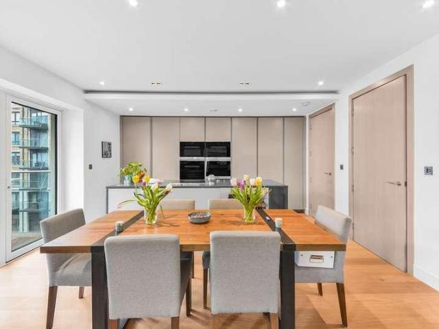 3 bed flat for sale