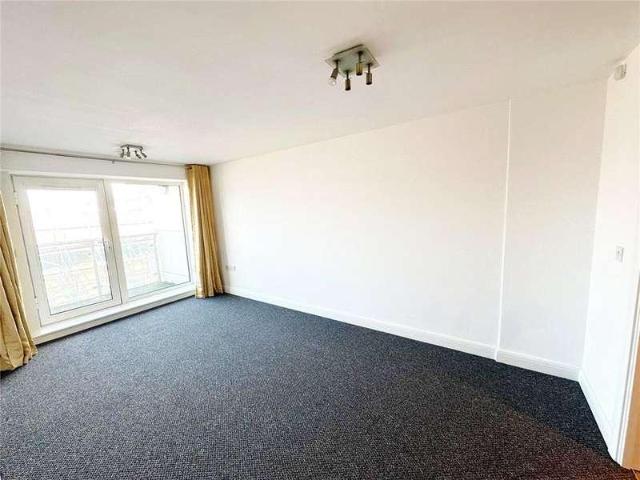 3 bed flat for sale