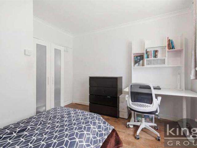 3 bed flat for sale