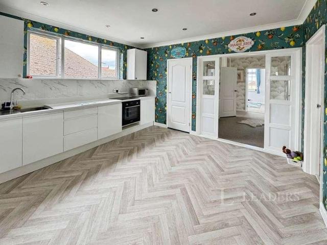 3 bed flat for sale