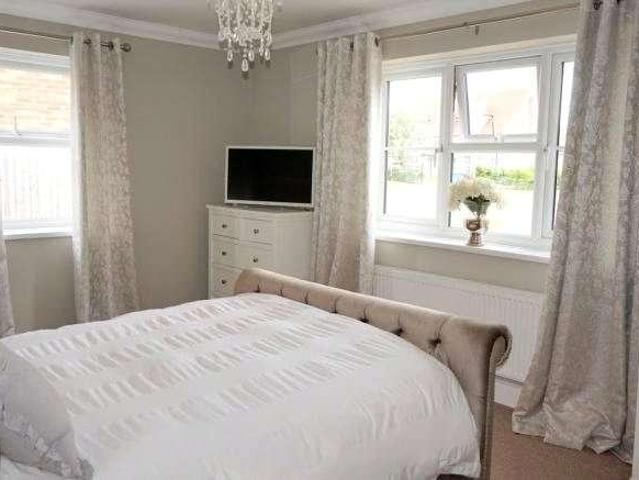 3 bed flat for sale