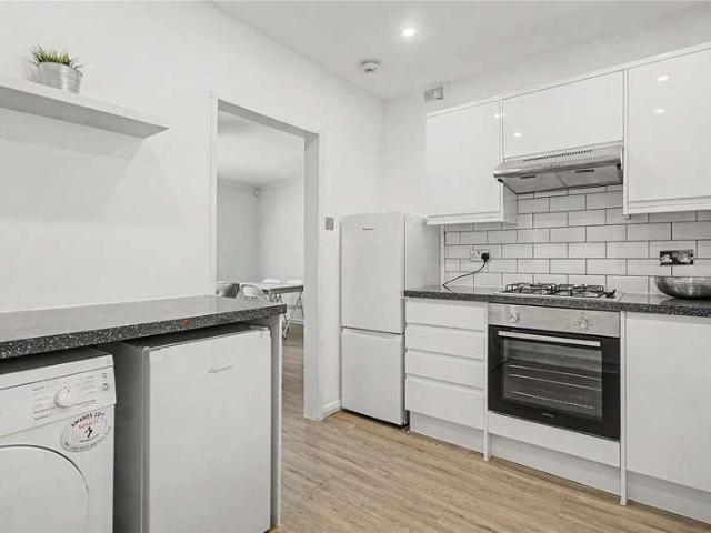 3 bed flat for sale