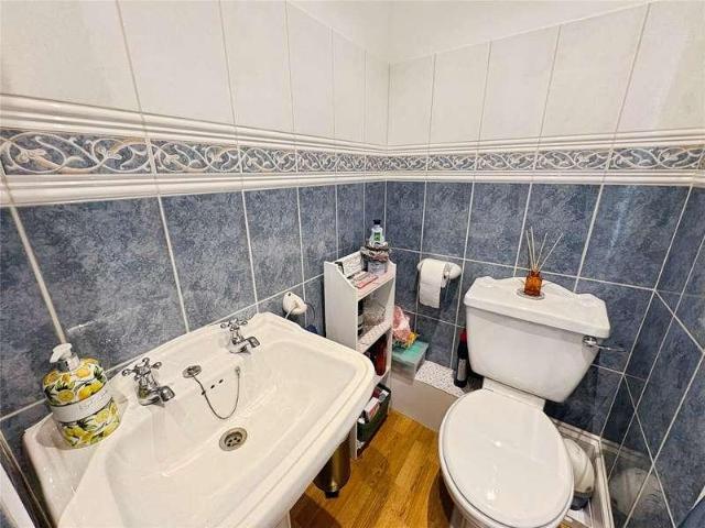 3 bed flat for sale