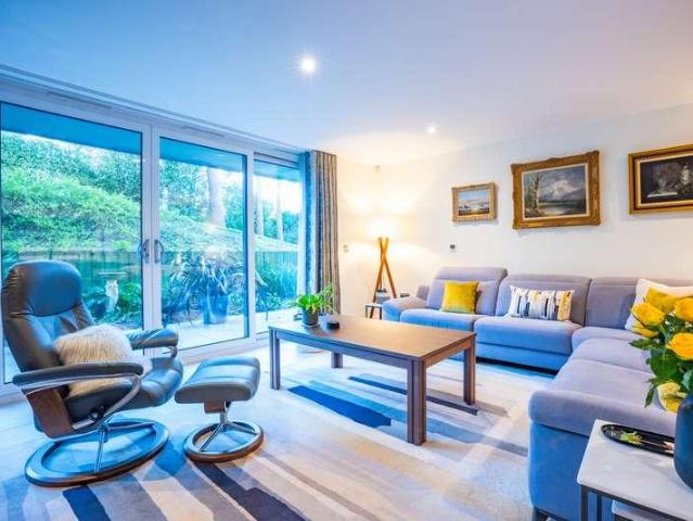 3 bed flat for sale