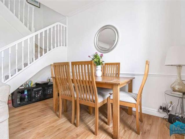 3 bed flat for sale