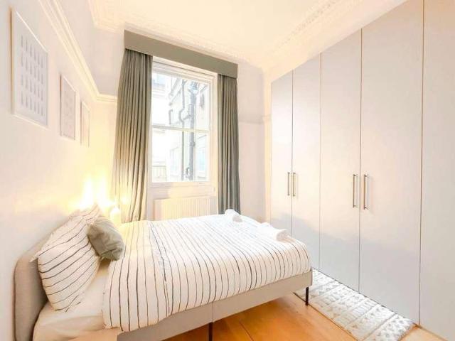 3 bed flat for sale