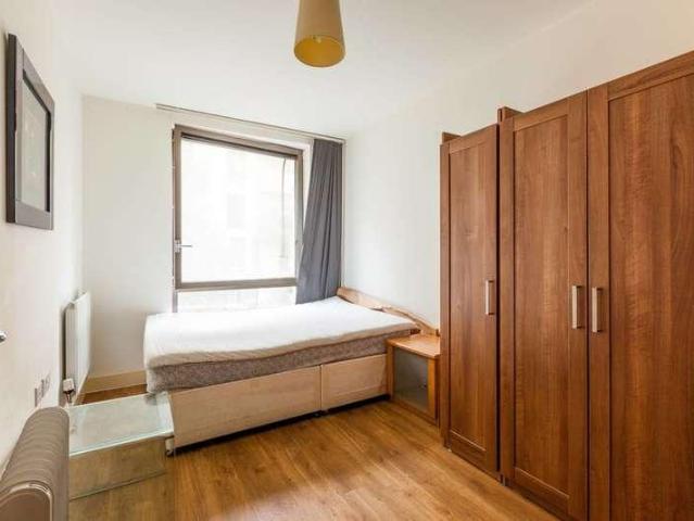 3 bed flat for sale