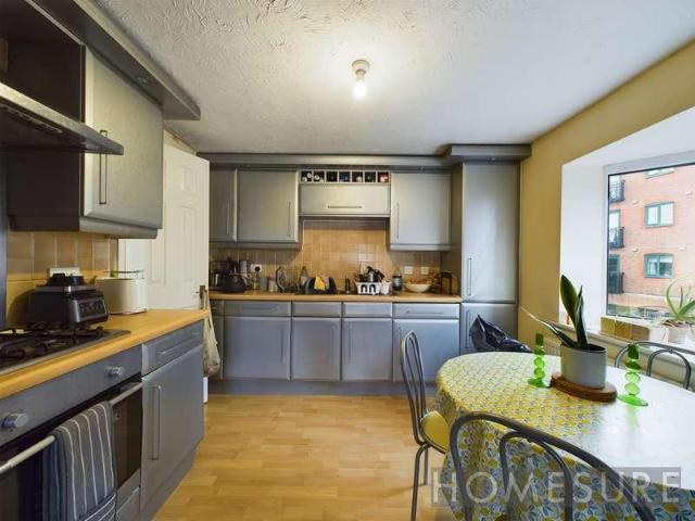 3 bed flat for sale