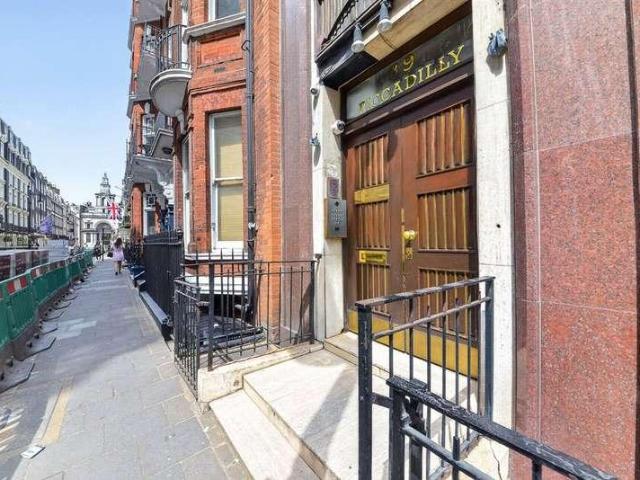3 bed flat for sale