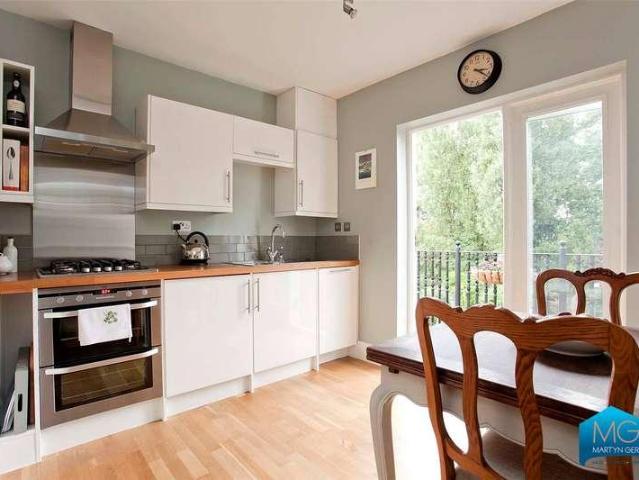 3 bed flat for sale