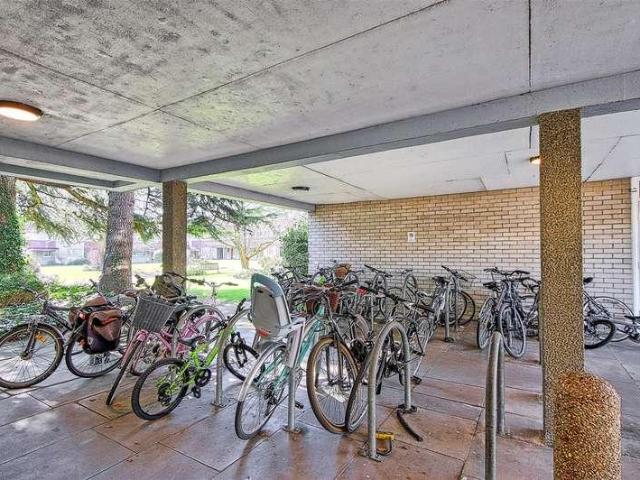 3 bed flat for sale