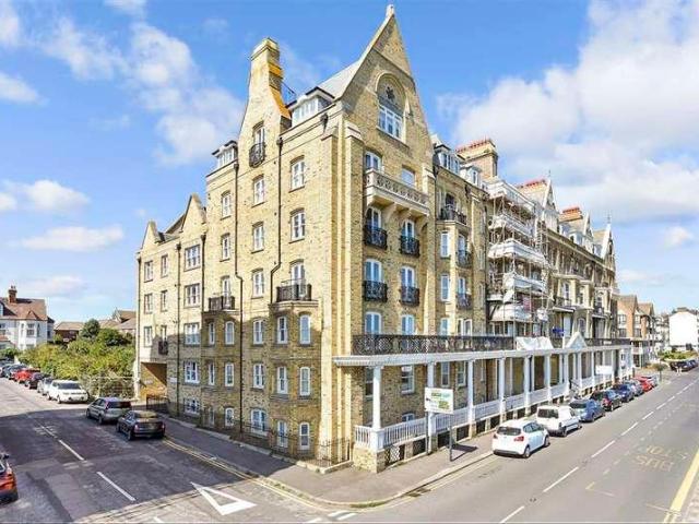 3 bed flat for sale