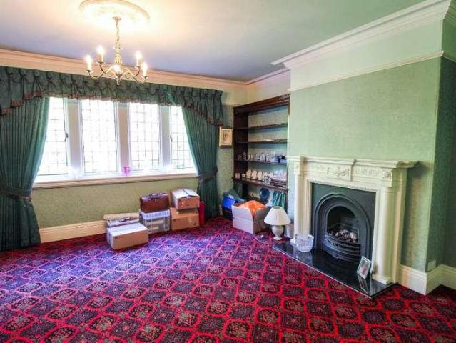 3 bed flat for sale