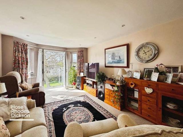3 bed flat for sale