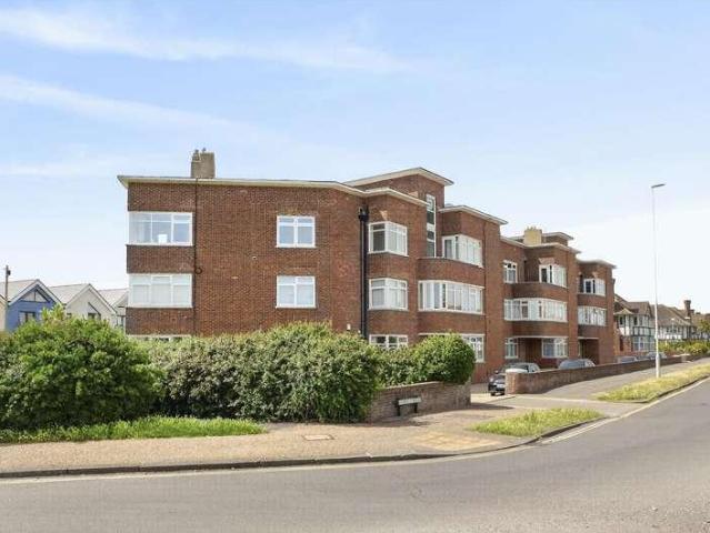 3 bed flat for sale