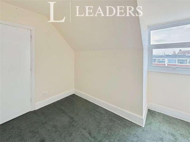 3 bed flat for sale