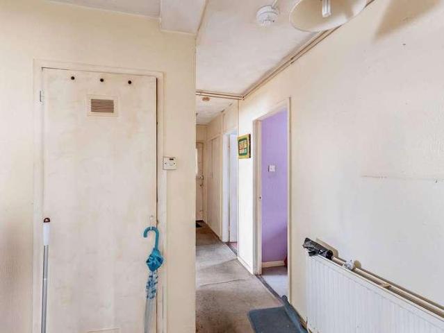 3 bed flat for sale