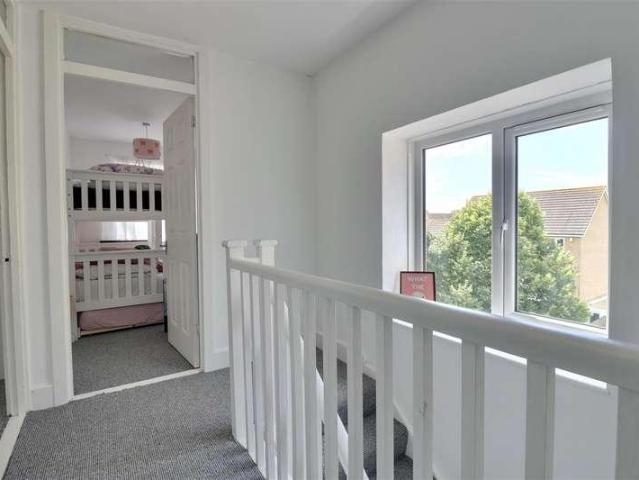 3 bed flat for sale
