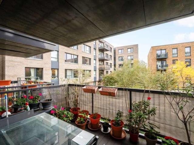 3 bed flat for sale
