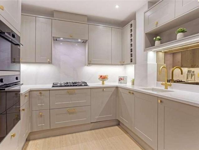 3 bed flat for sale
