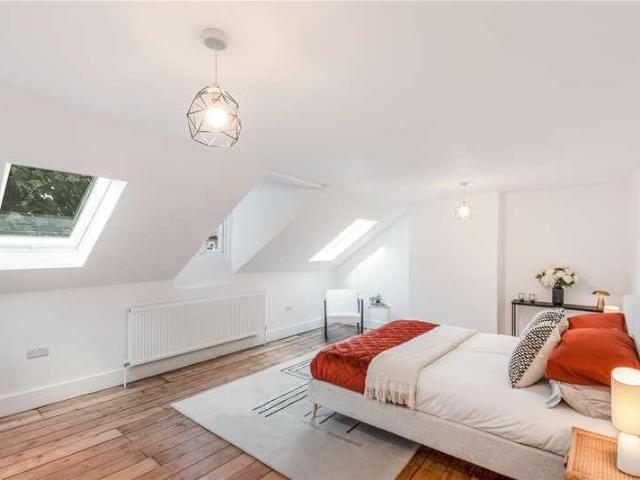 3 bed flat for sale