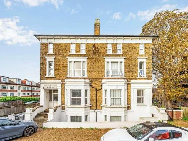 3 bed flat for sale