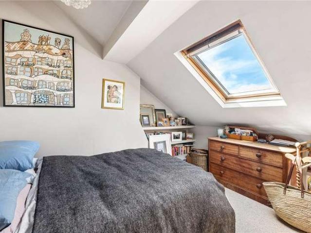 3 bed flat for sale