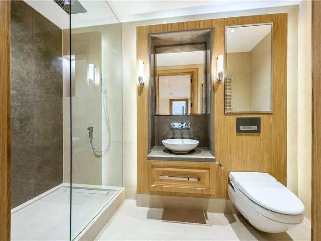 3 bed flat for sale