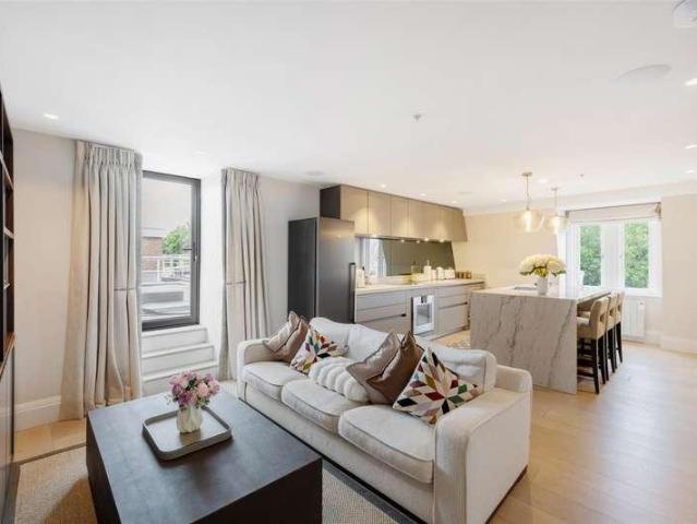 3 bed flat for sale