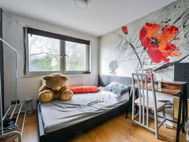3 bed flat for sale
