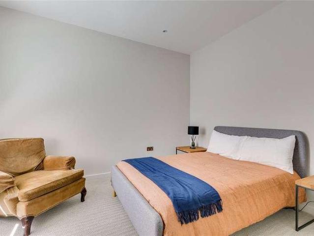 3 bed flat for sale
