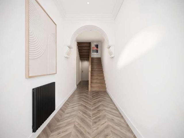 3 bed flat for sale