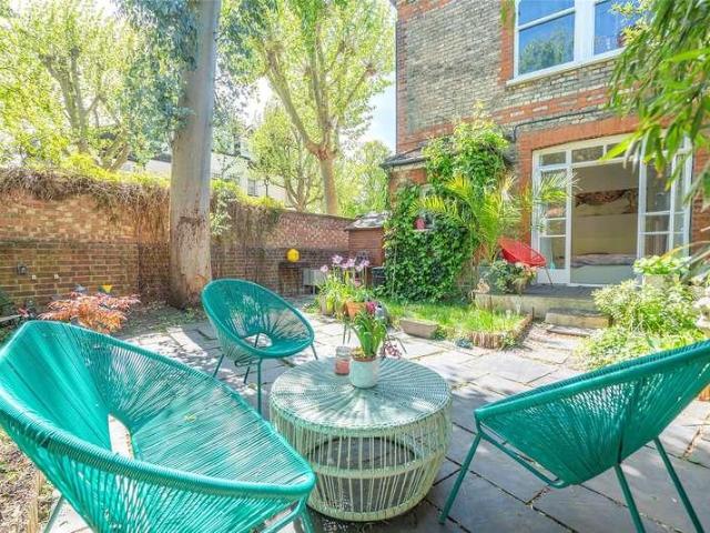 3 bed flat for sale