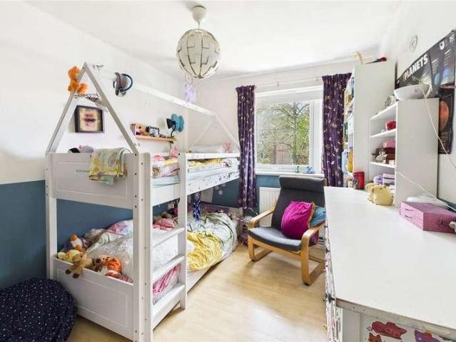 3 bed flat for sale