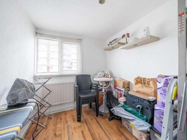 3 bed flat for sale