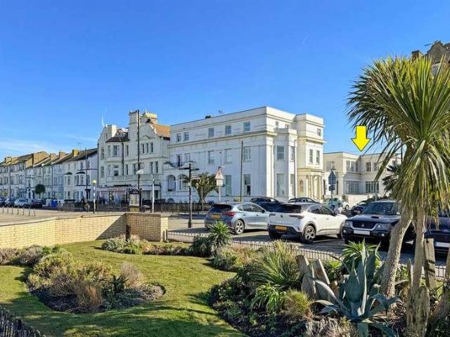 3 bed flat for sale