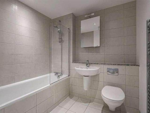 3 bed flat for sale