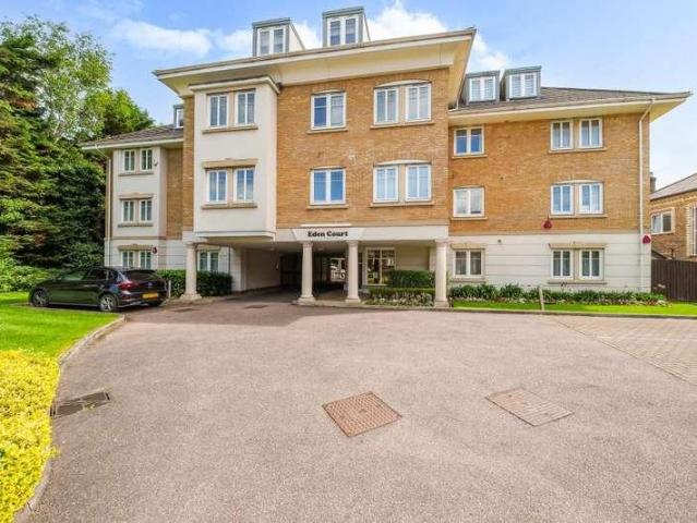 3 bed flat for sale