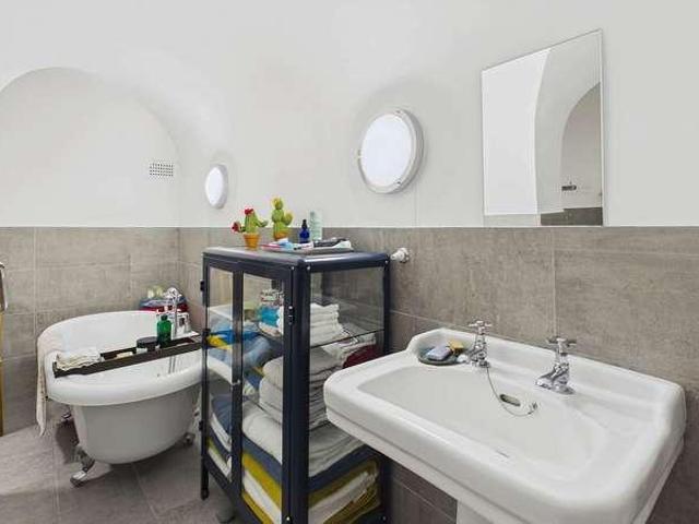 3 bed flat for sale