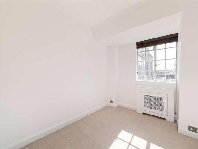 3 bed flat for sale