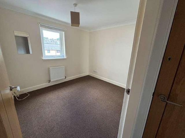 3 bed flat for sale