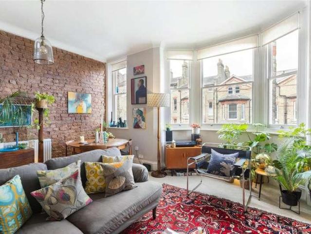 3 bed flat for sale