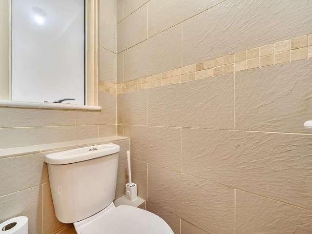 3 bed flat for sale