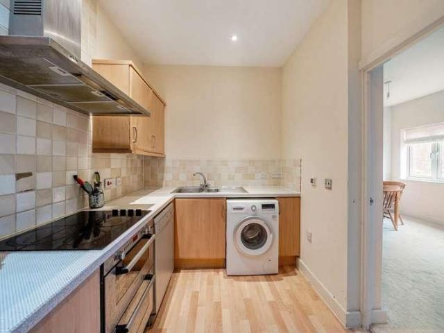 3 bed flat for sale