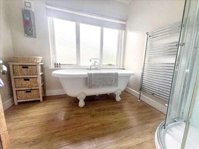 3 bed flat for sale