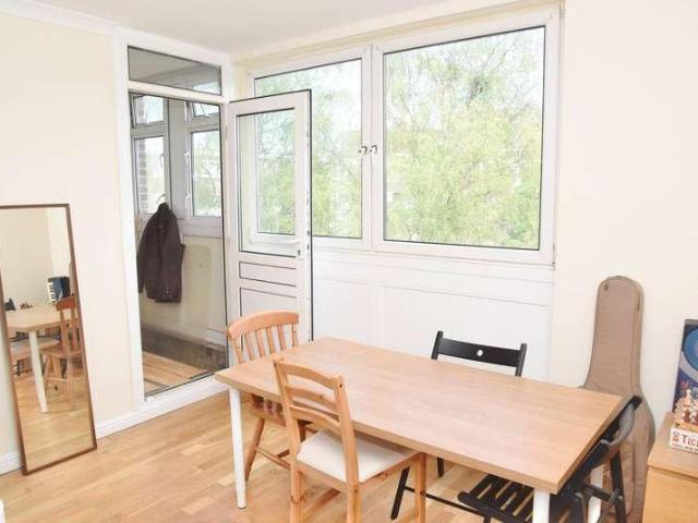 3 bed flat for sale