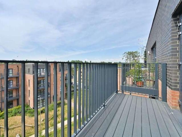 3 bed flat for sale