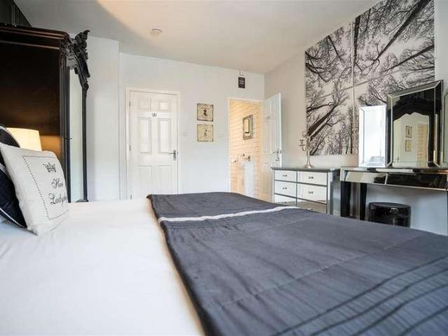 3 bed flat for sale