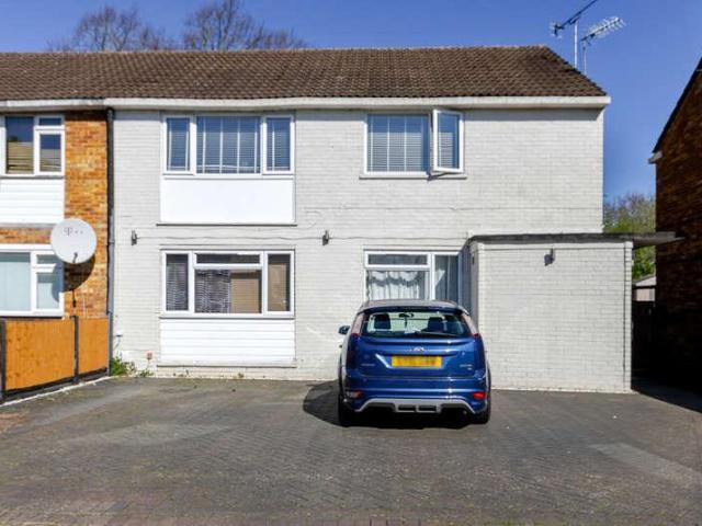 3 bed flat for sale